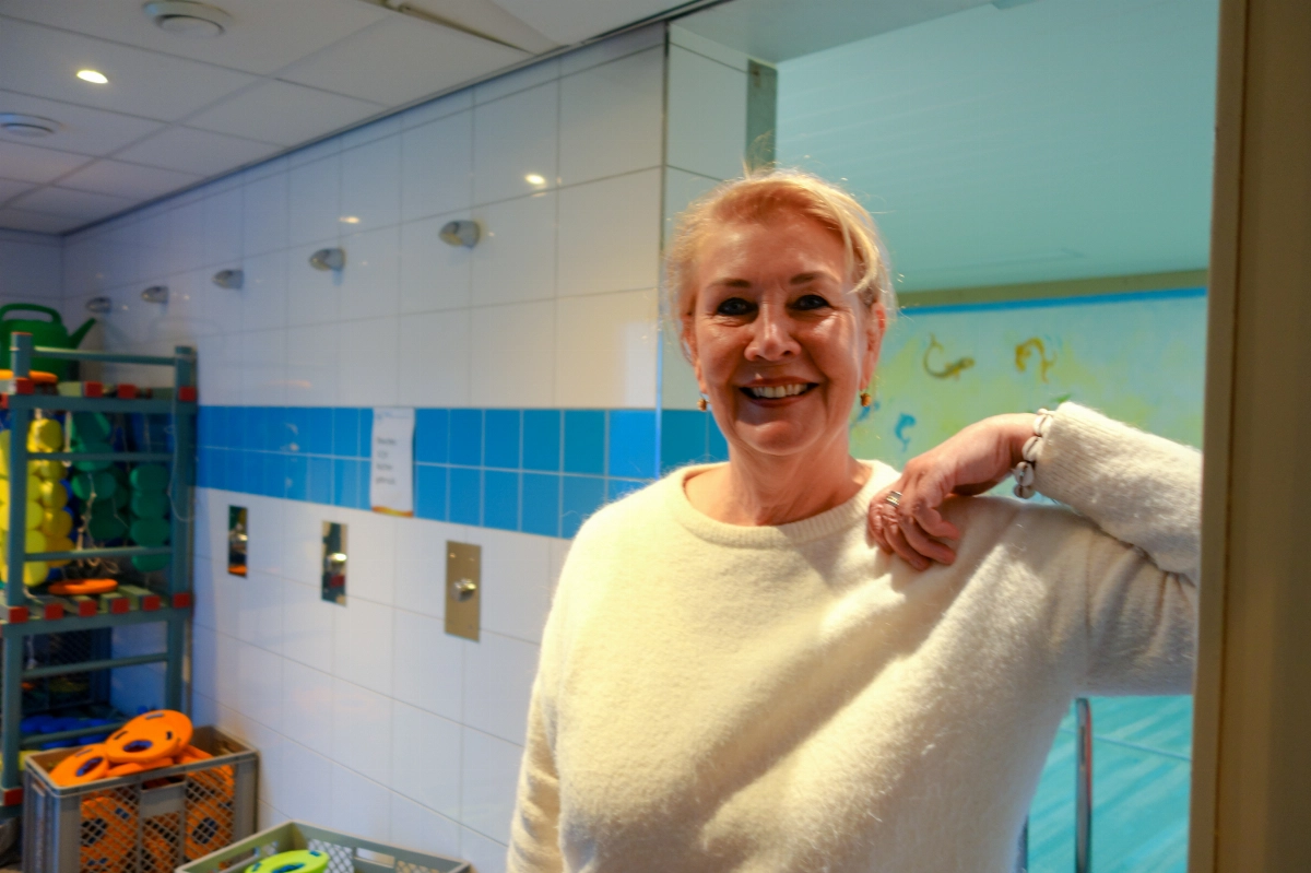 Zwemschool Arons maakt zwemmen leuk - Kom VlaarDingen doen